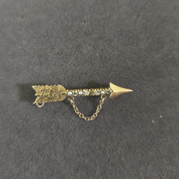 Pi Beta Phi | Jewelry | Vintage Pi Beta Phi Gold Member Arrow Badge ...